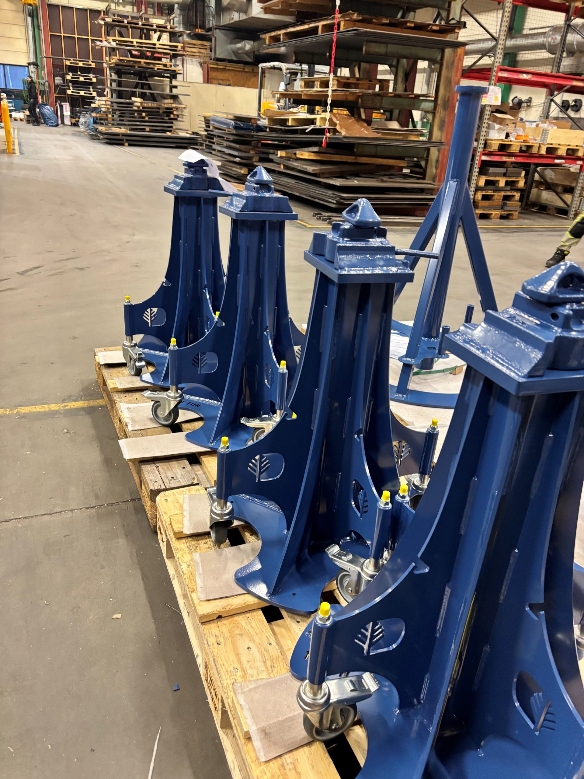 Container Jack Stands with Twist Lock | Dendro Lift